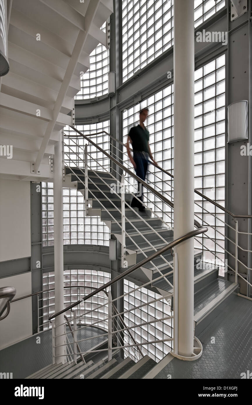 UCH Macmillan Cancer Centre, London, United Kingdom. Architect: Hopkins ...