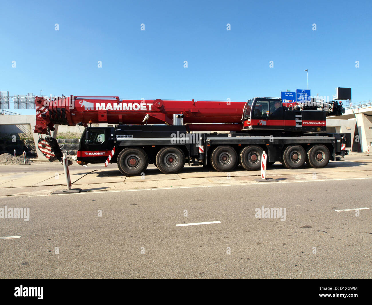 mobile crane Liebherr LTM 1250-6.1 winch hook Stock Photo - Alamy