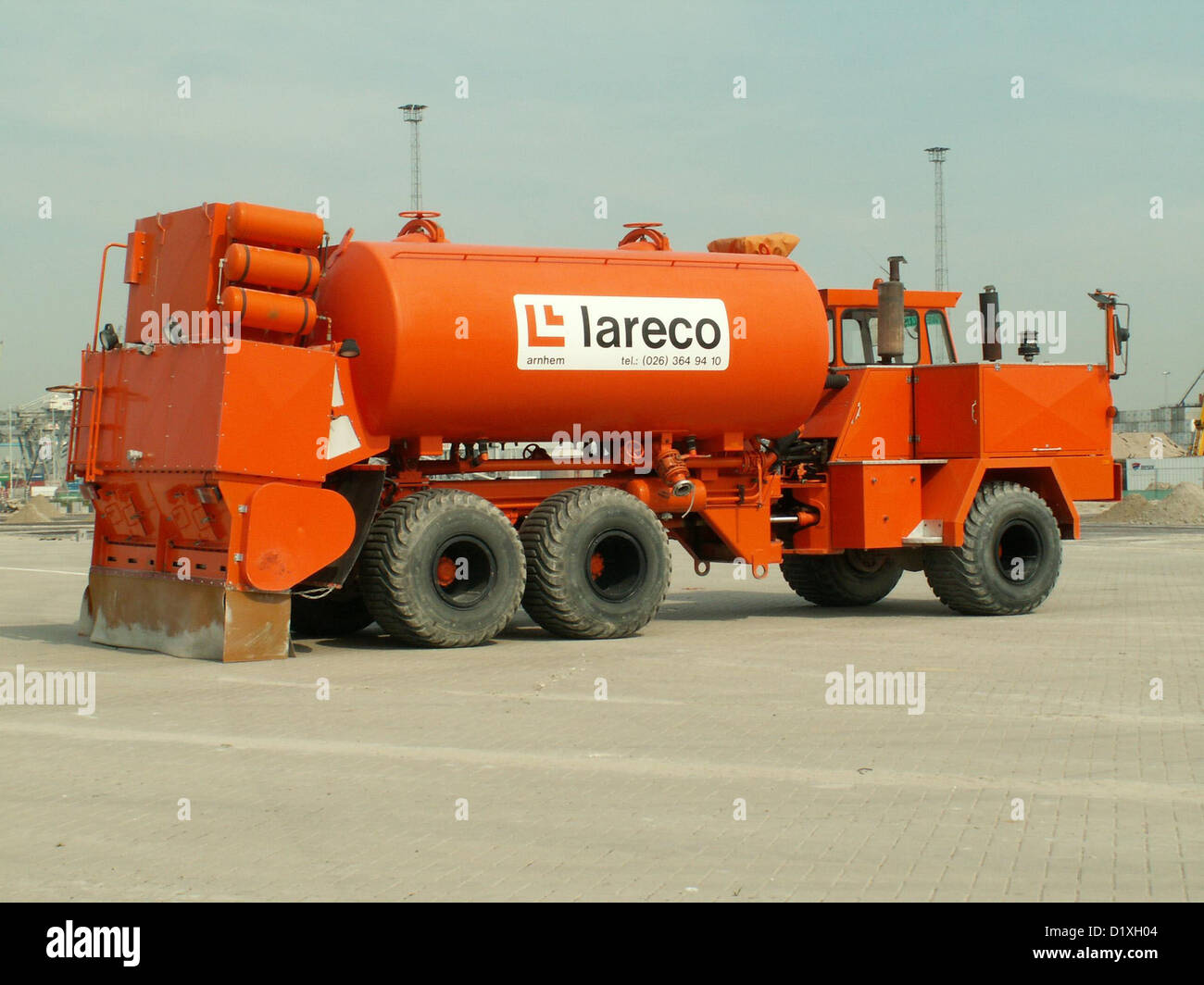 A bulk cement lorry truck is a large transport vehicle designed for the ...