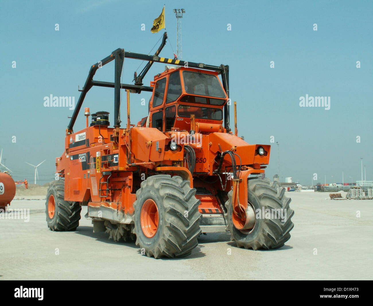 CMI RS-650 Road construction machine Stock Photo - Alamy