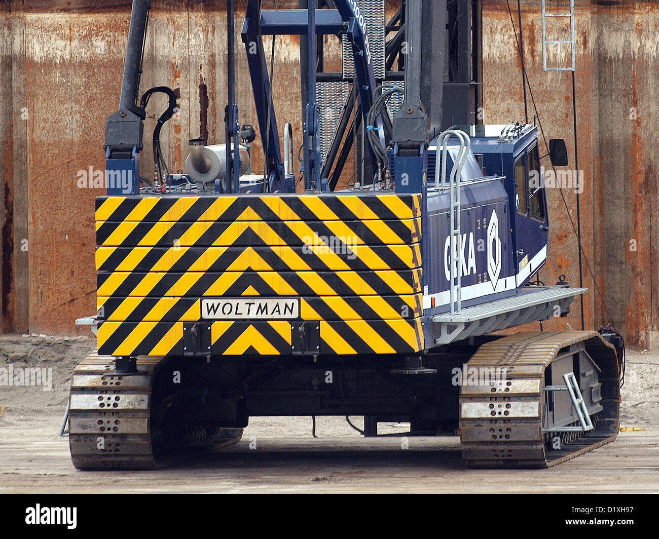 The Woltman THW A 1000 PDS is a powerful pile driver used in ...