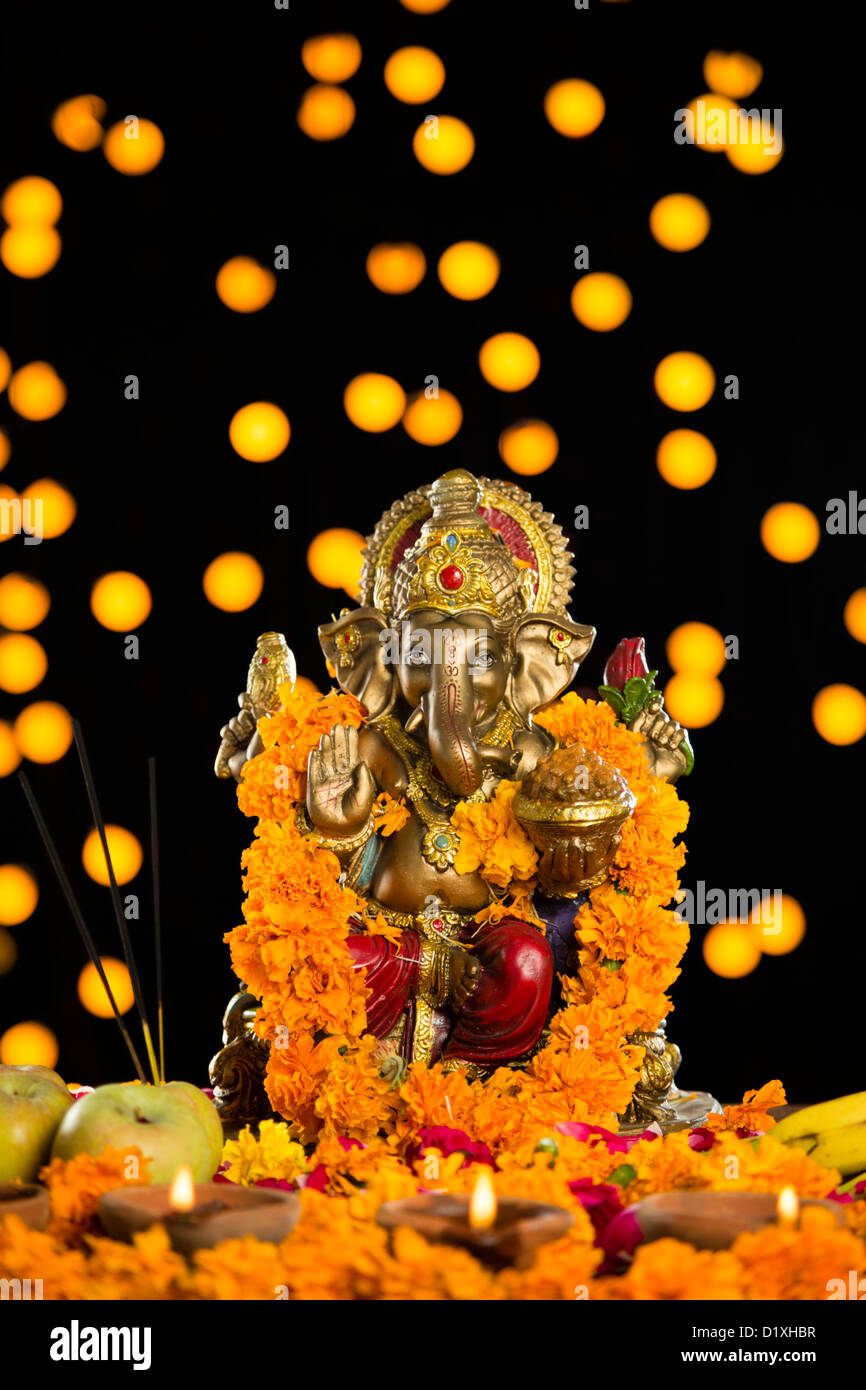 Offerings To Lord Ganesh Stock Photos & Offerings To Lord Ganesh Stock ...