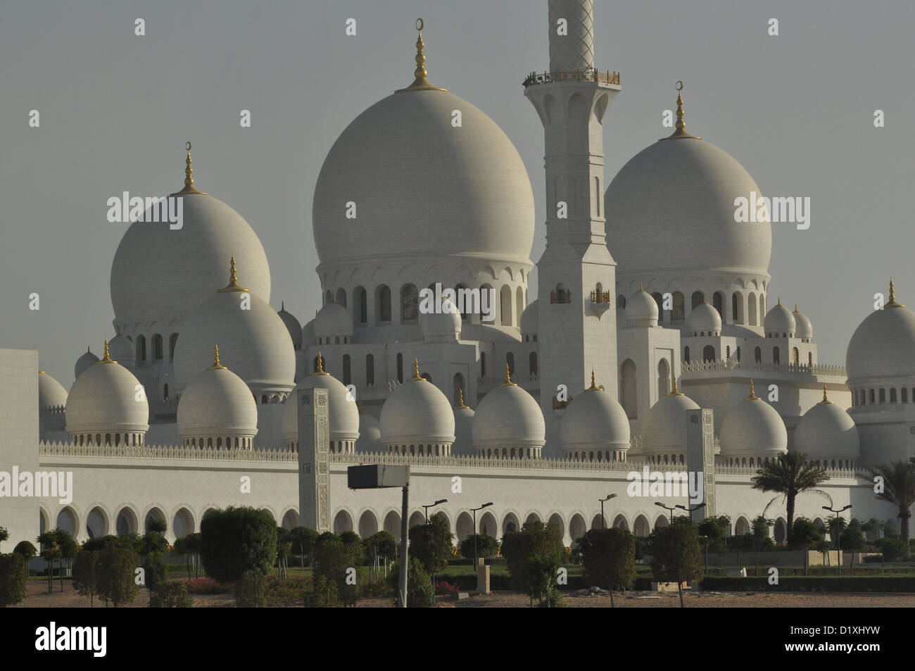 Abu dhabi united arab hi-res stock photography and images - Alamy