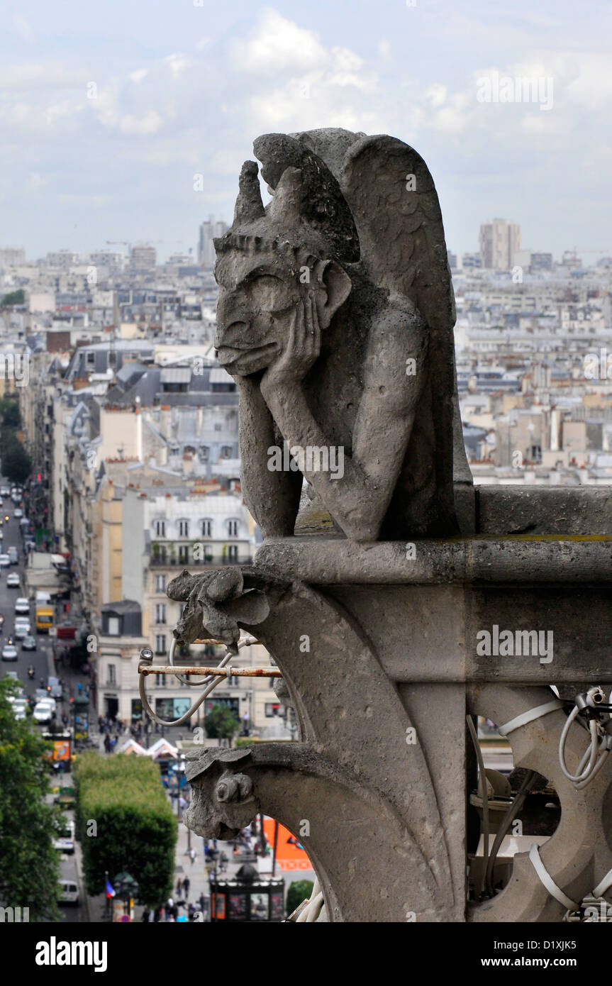 Gargoyle paris hi-res stock photography and images - Alamy