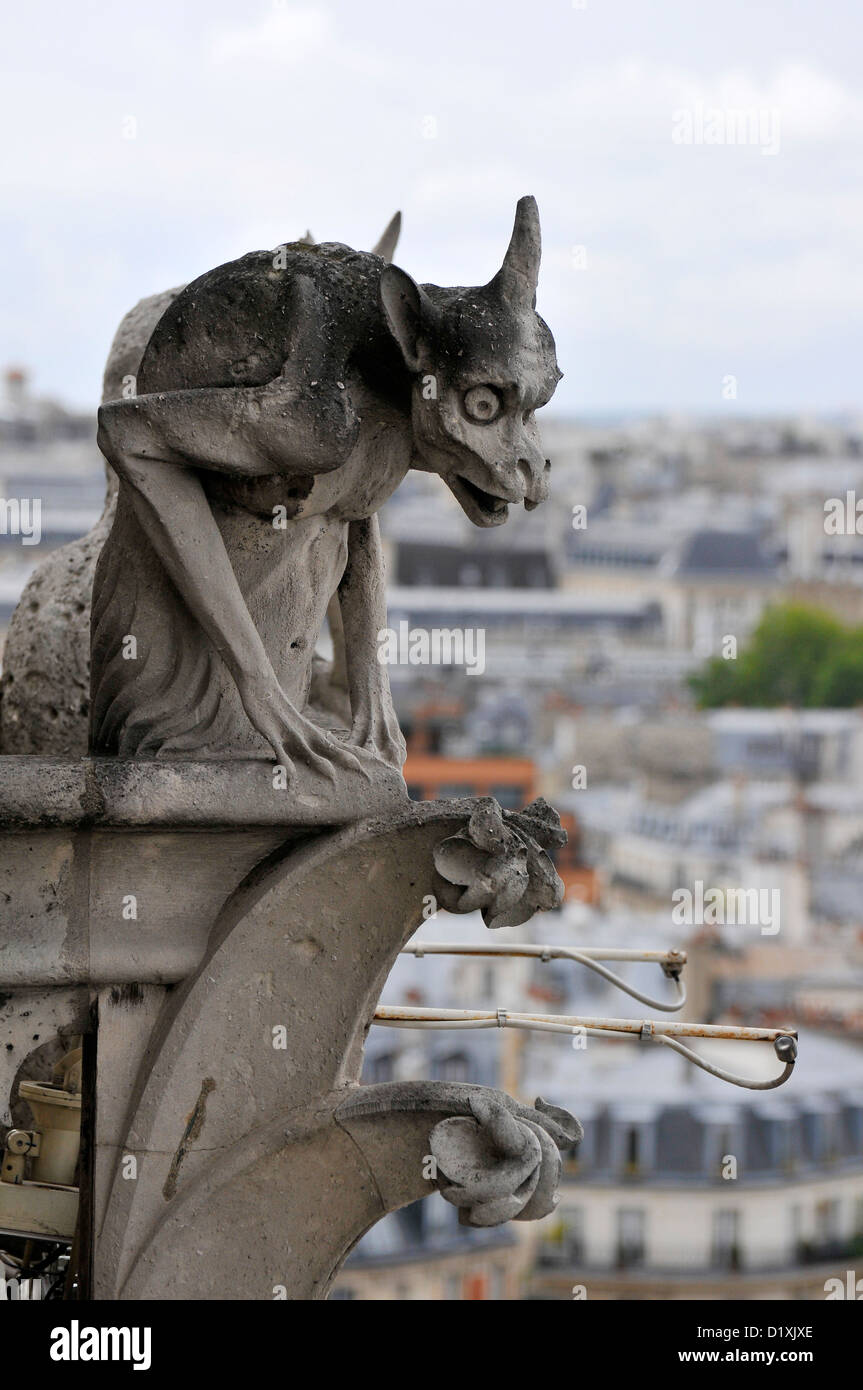 Gargoyles notre dame hi-res stock photography and images - Alamy