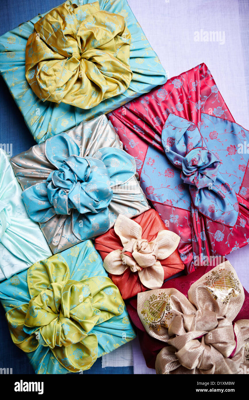 Lots of gift packages hi-res stock photography and images - Alamy