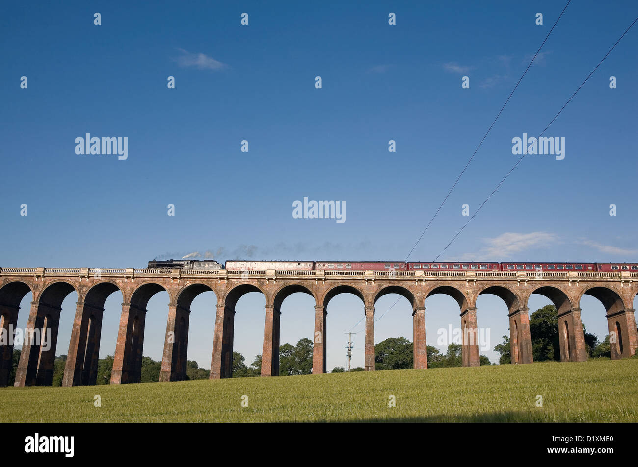 Large viaduct hi-res stock photography and images - Alamy