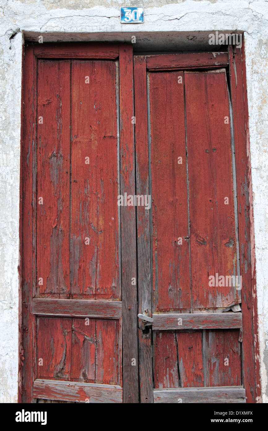 Old red doors hi-res stock photography and images - Alamy