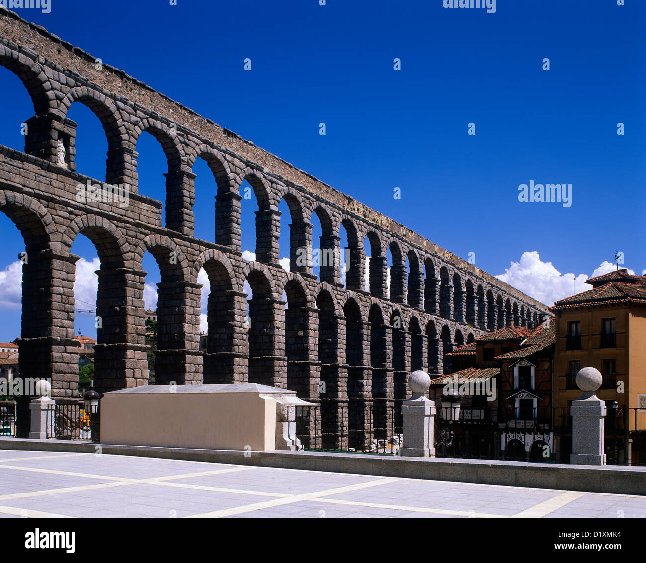Old aqueduct of segovia hi-res stock photography and images - Alamy