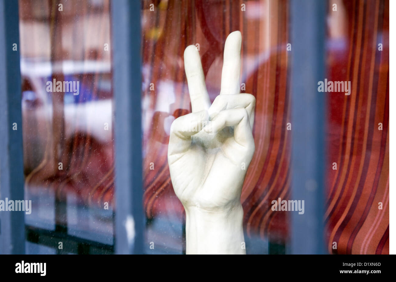 Hand peace sign hi-res stock photography and images - Alamy