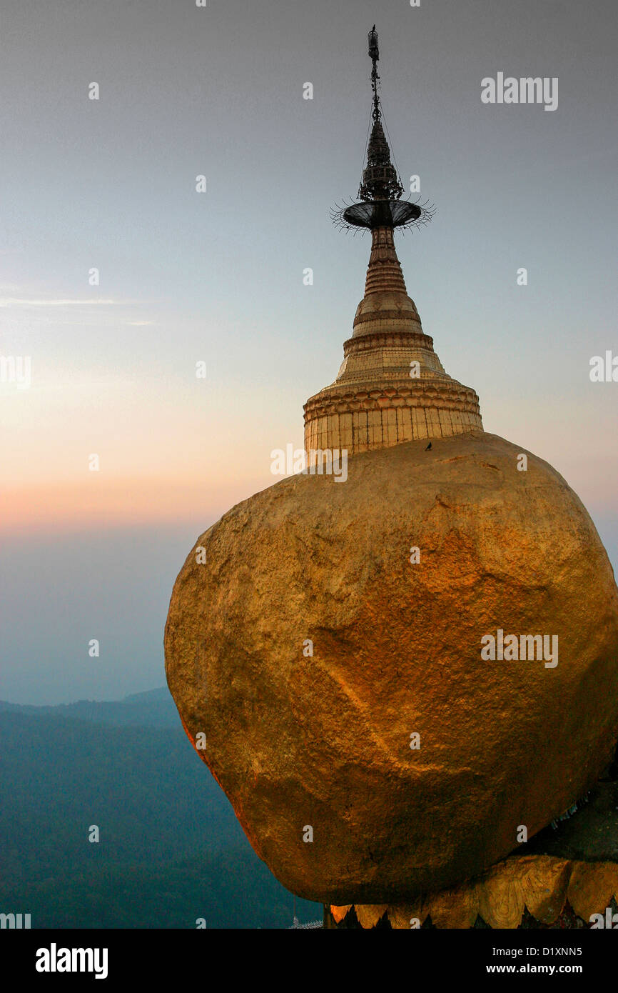 Mt kyaikto hi-res stock photography and images - Alamy