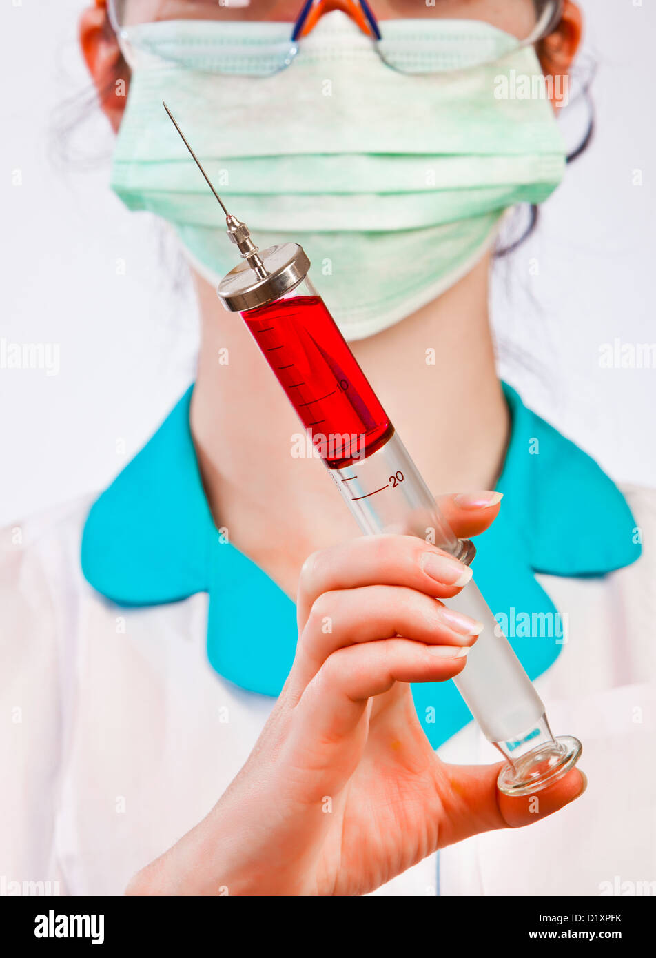 Syringe hi-res stock photography and images - Alamy