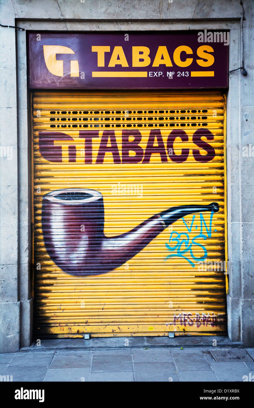 Tobacco Shop Stock Photos & Tobacco Shop Stock Images - Alamy
