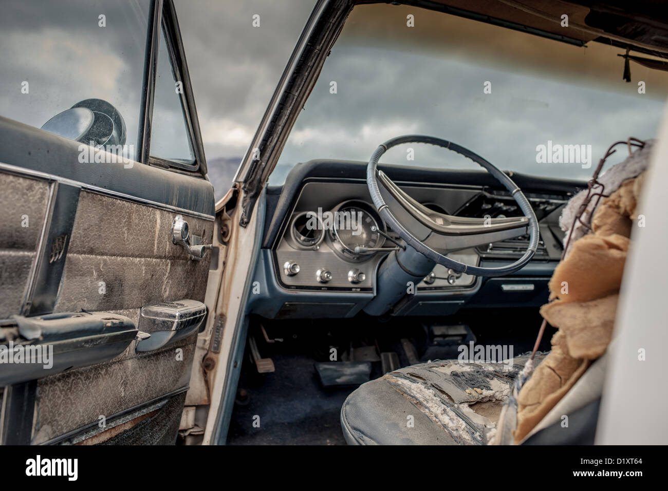 Interior abandoned car scrap hi-res stock photography and images - Alamy