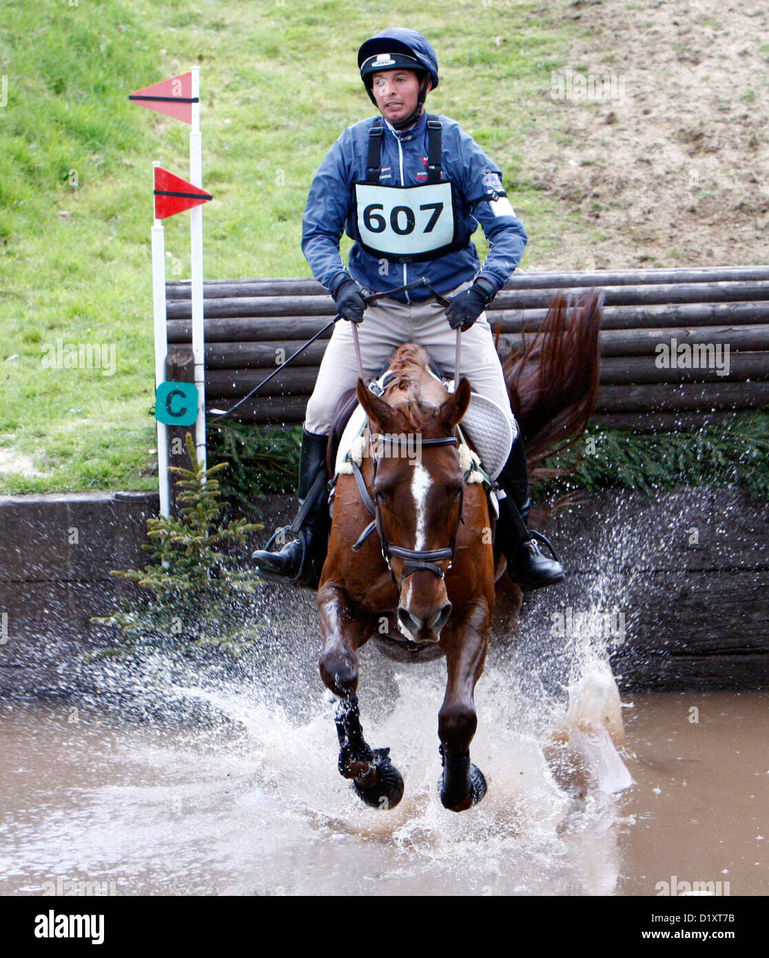 Show jumping england hi-res stock photography and images - Alamy