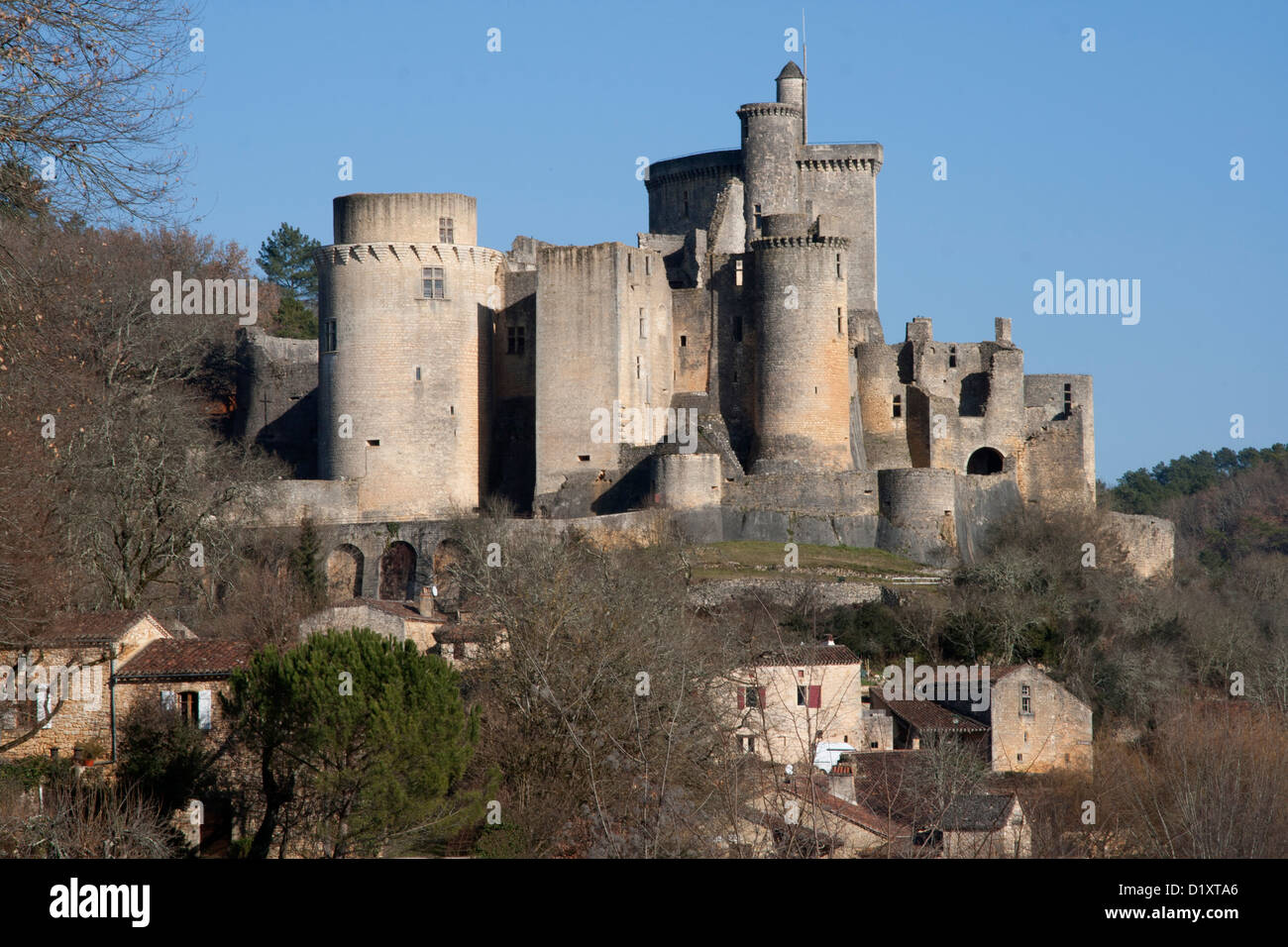 Fumel hi-res stock photography and images - Alamy