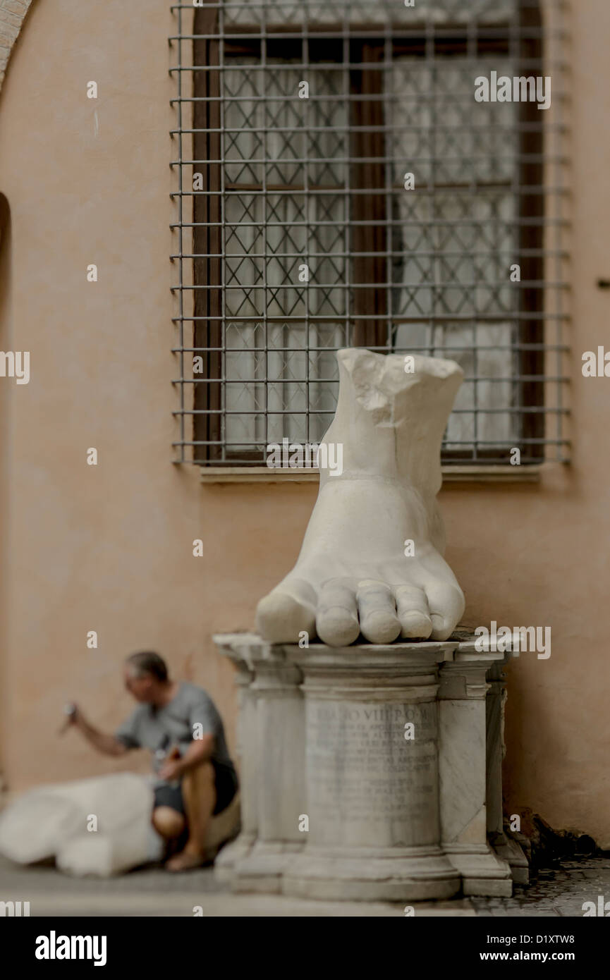 Sculpture of foot hi-res stock photography and images - Alamy