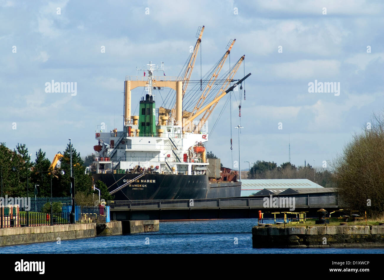ship being loaded unloaded roath dock cardiff wales uk Stock Photo - Alamy