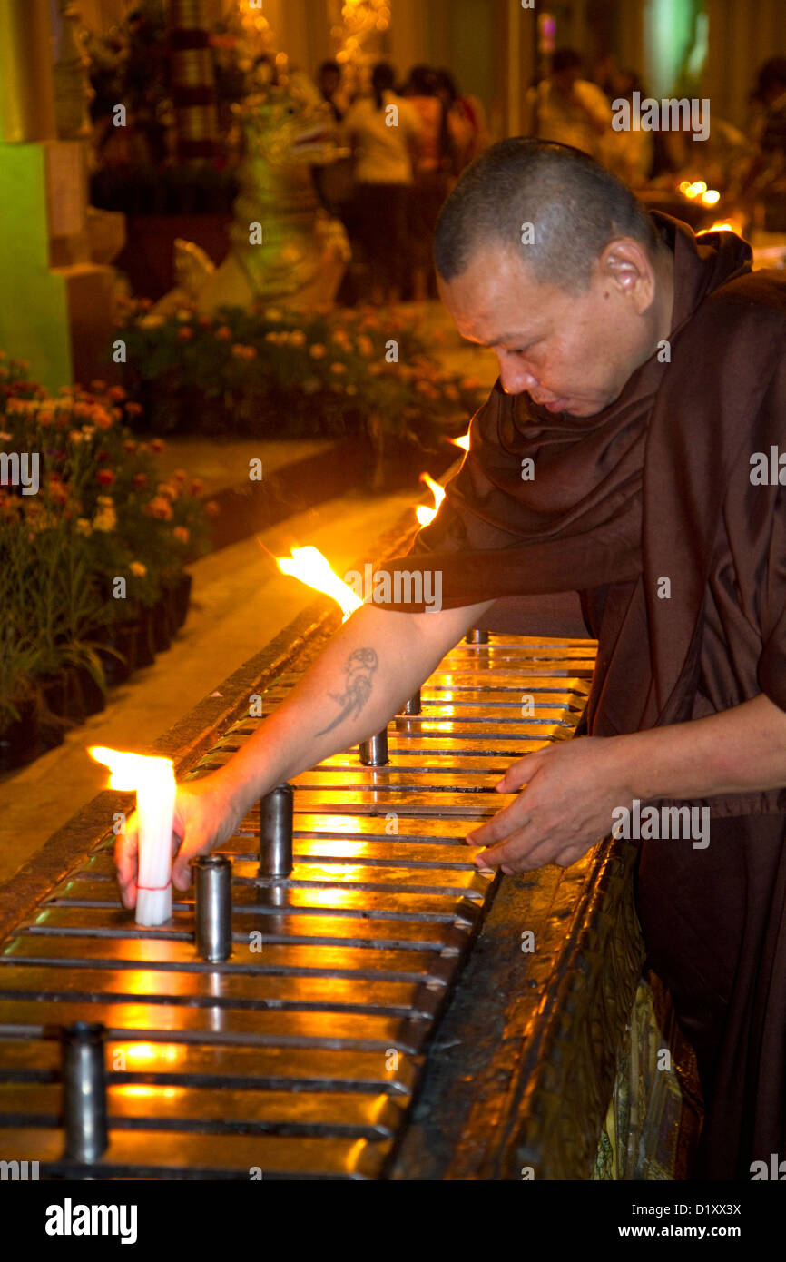 Monk buddhist myanmar candle hi-res stock photography and images - Alamy