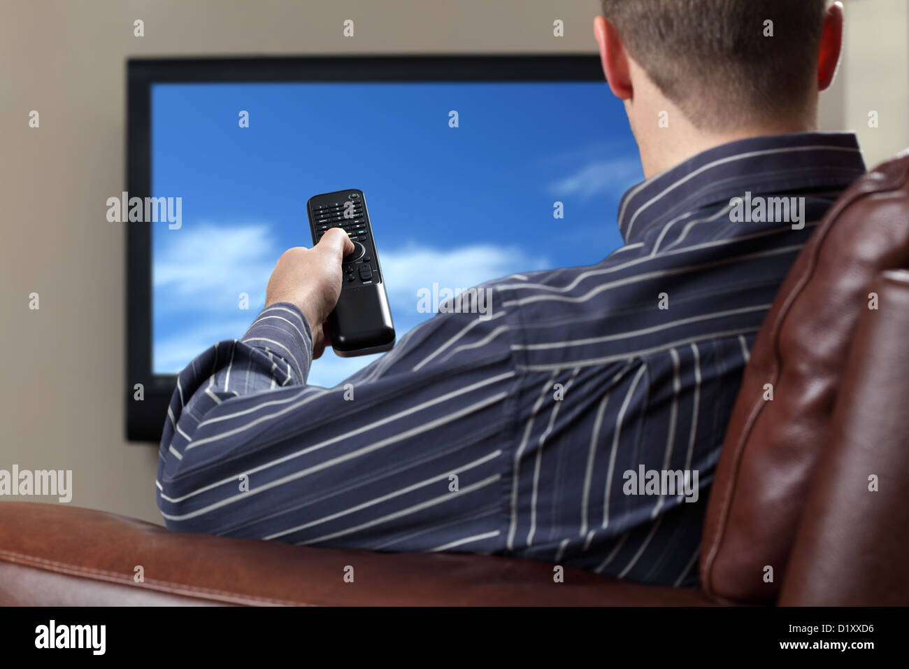 Flat screen tv watching hi-res stock photography and images - Alamy