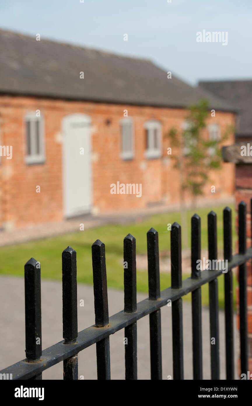 Wrought iron fence england hi-res stock photography and images - Alamy
