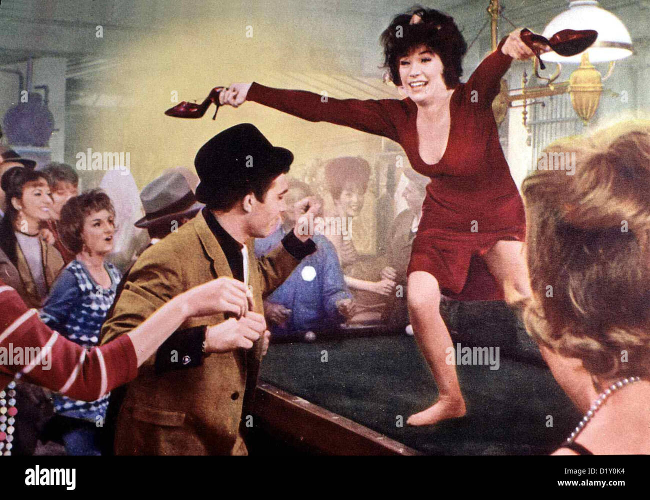 Watch Irma La Douce