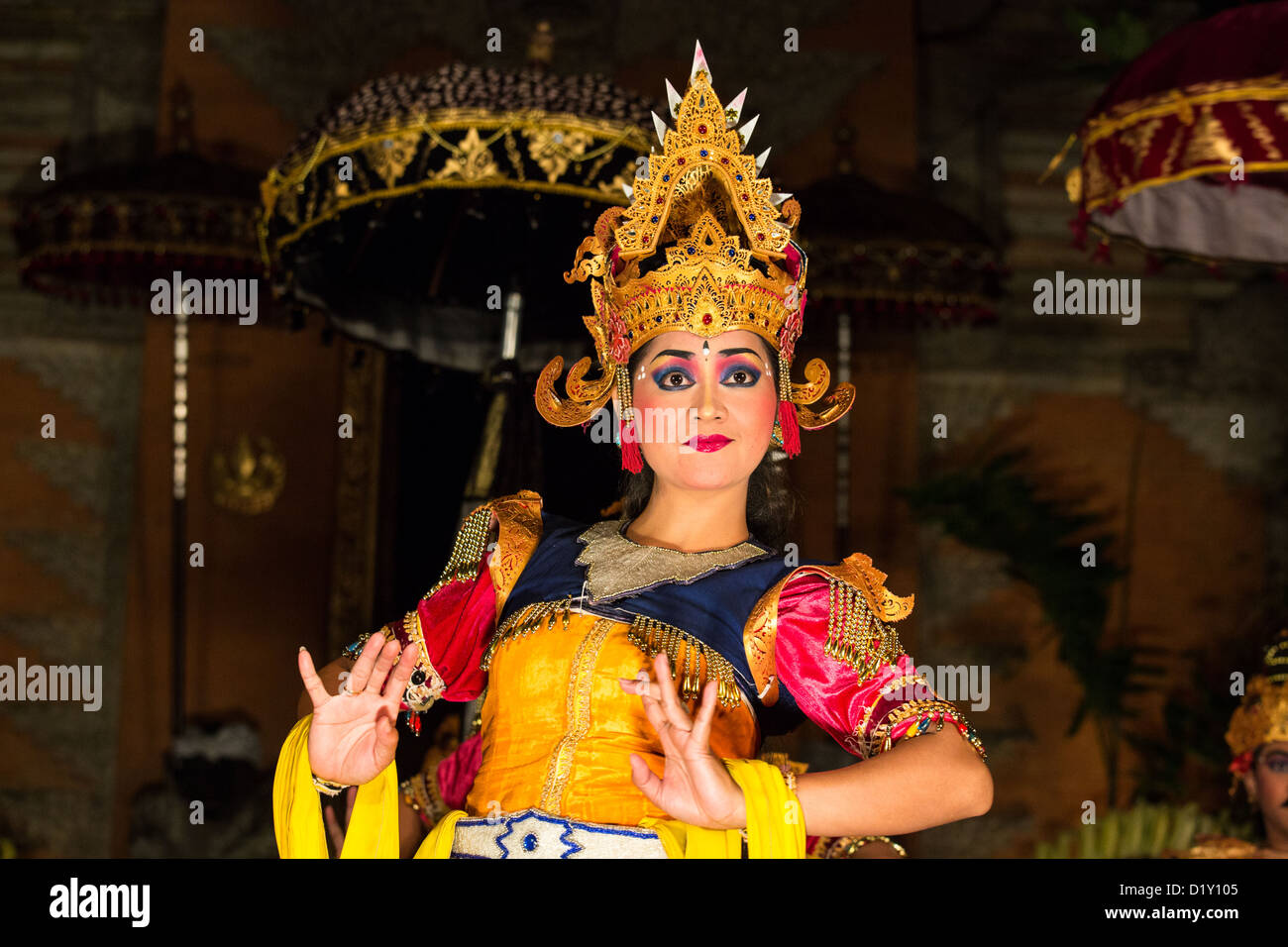 Traditional Balinese dance at the Ubud Palace, Ubud, Bali, Indonesia ...