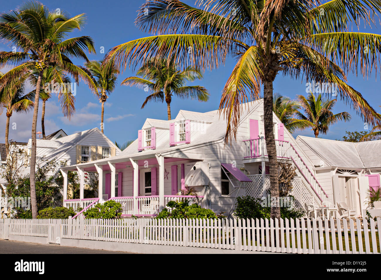Bahamas clapboard cottages hi-res stock photography and images - Alamy