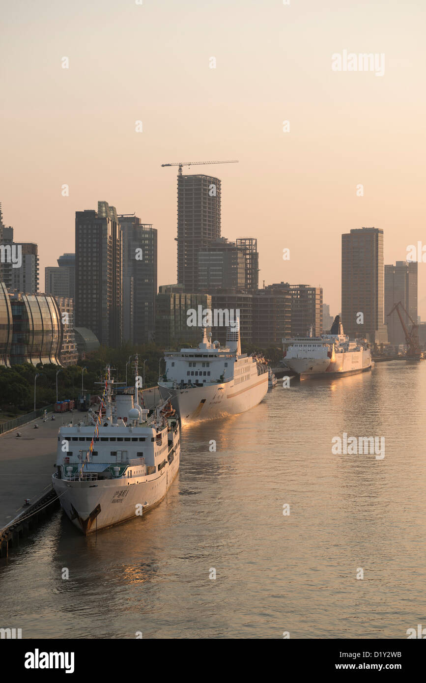 Cruise terminal shanghai, china hi-res stock photography and images - Alamy
