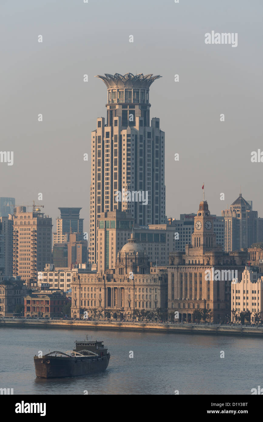 The Bund Skyline, Historical HSBC Building, Customs House and Bund ...
