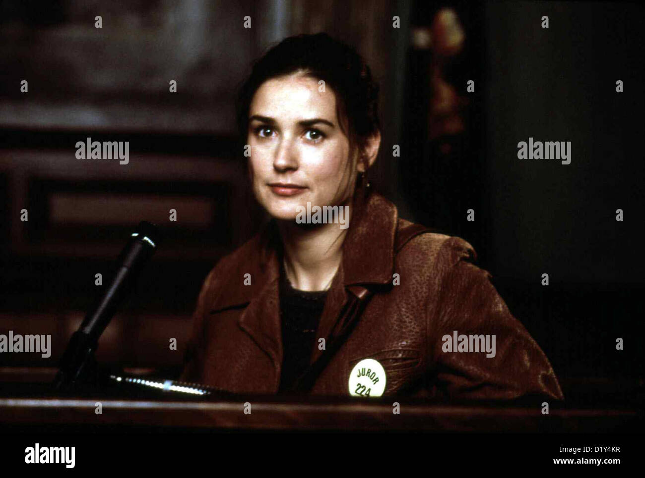 Nicht Schuldig Juror, The Demi Moore Annie Laird (Demi Moore) *** Local ...
