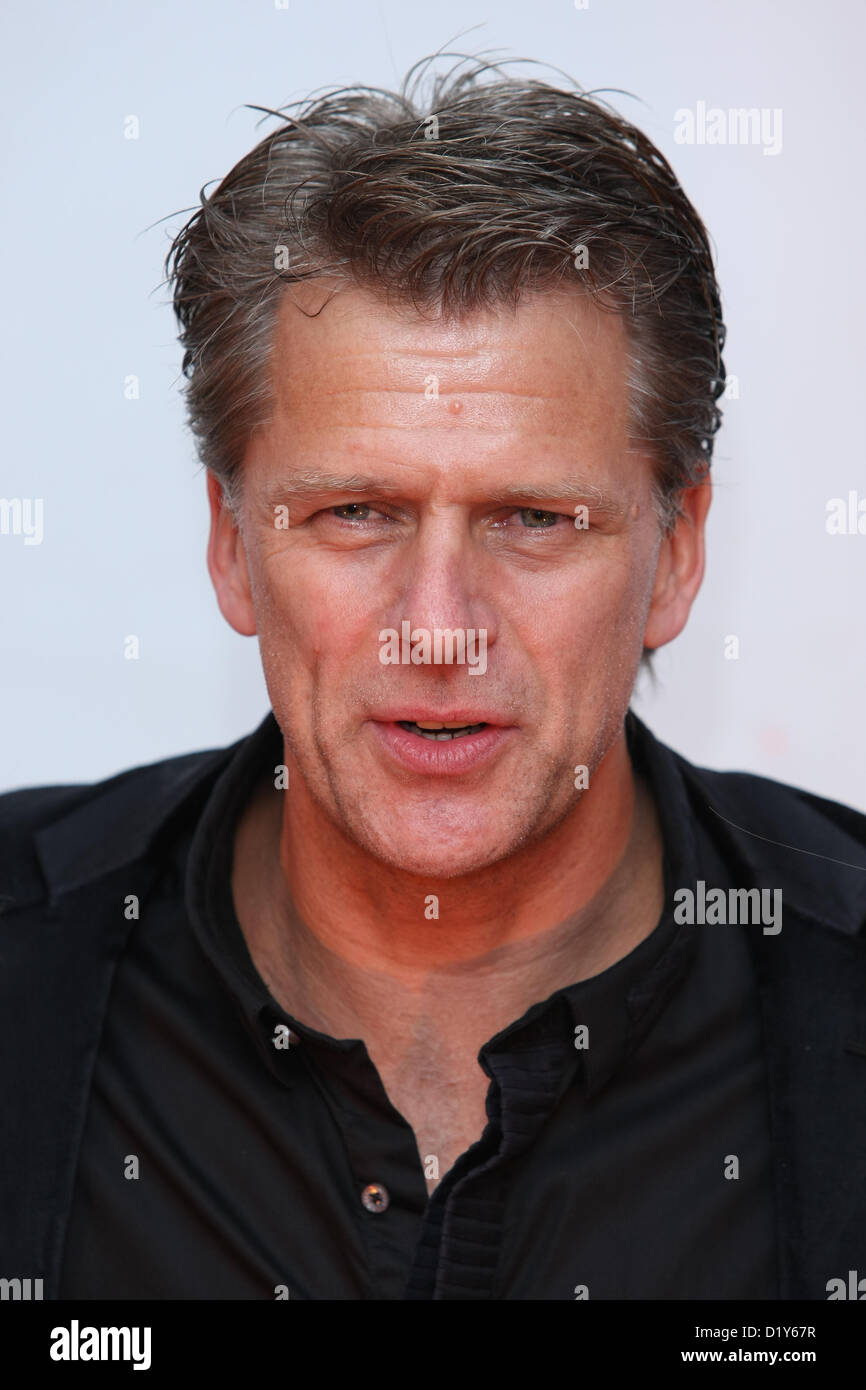 ANDREW CASTLE CIRQUE DU SOLEIL’S KOOZA. OPENING NIGHT LONDON ENGLAND UK ...