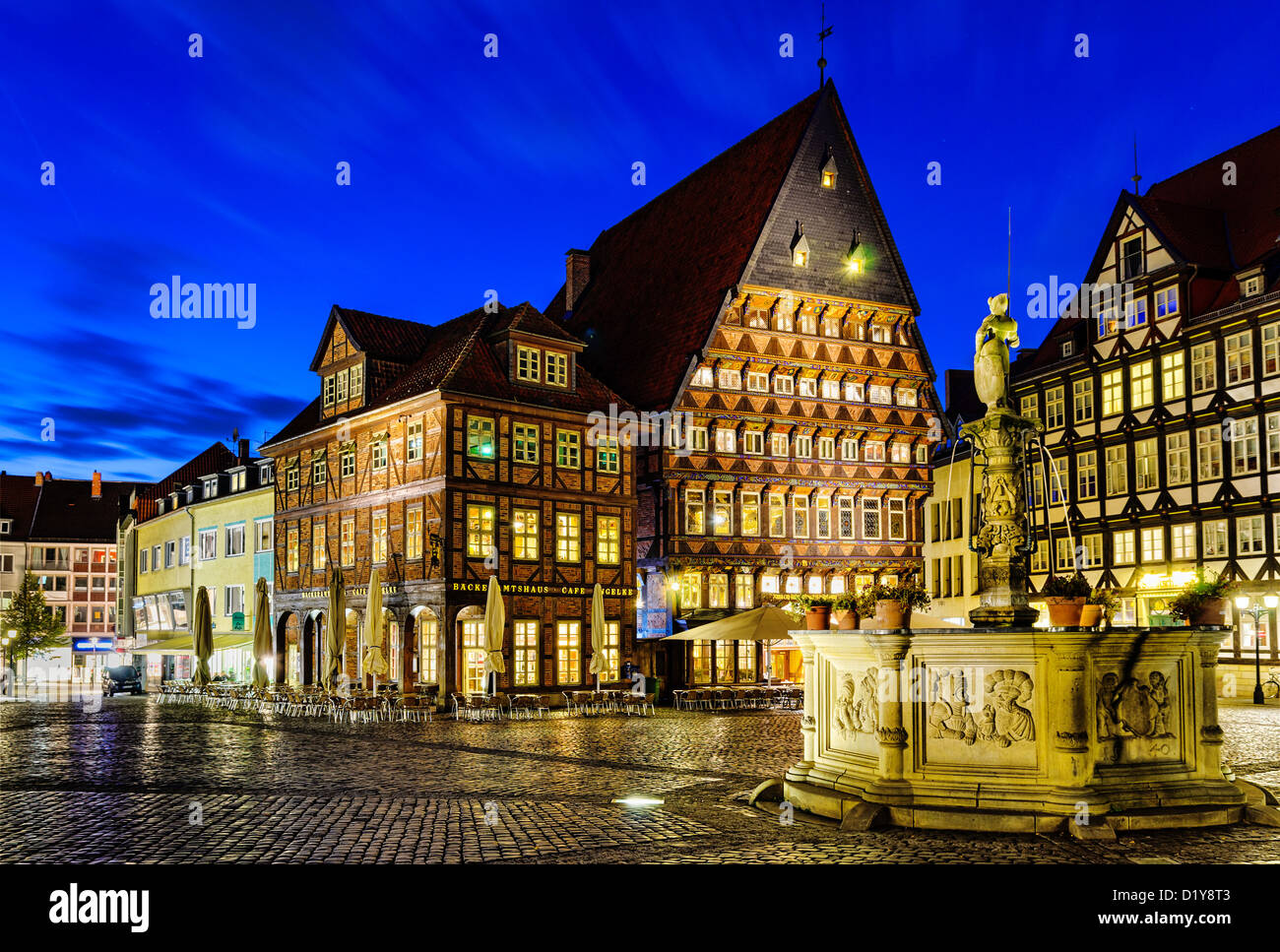 Historical market square in Hildesheim, Germany during the blue hour ...