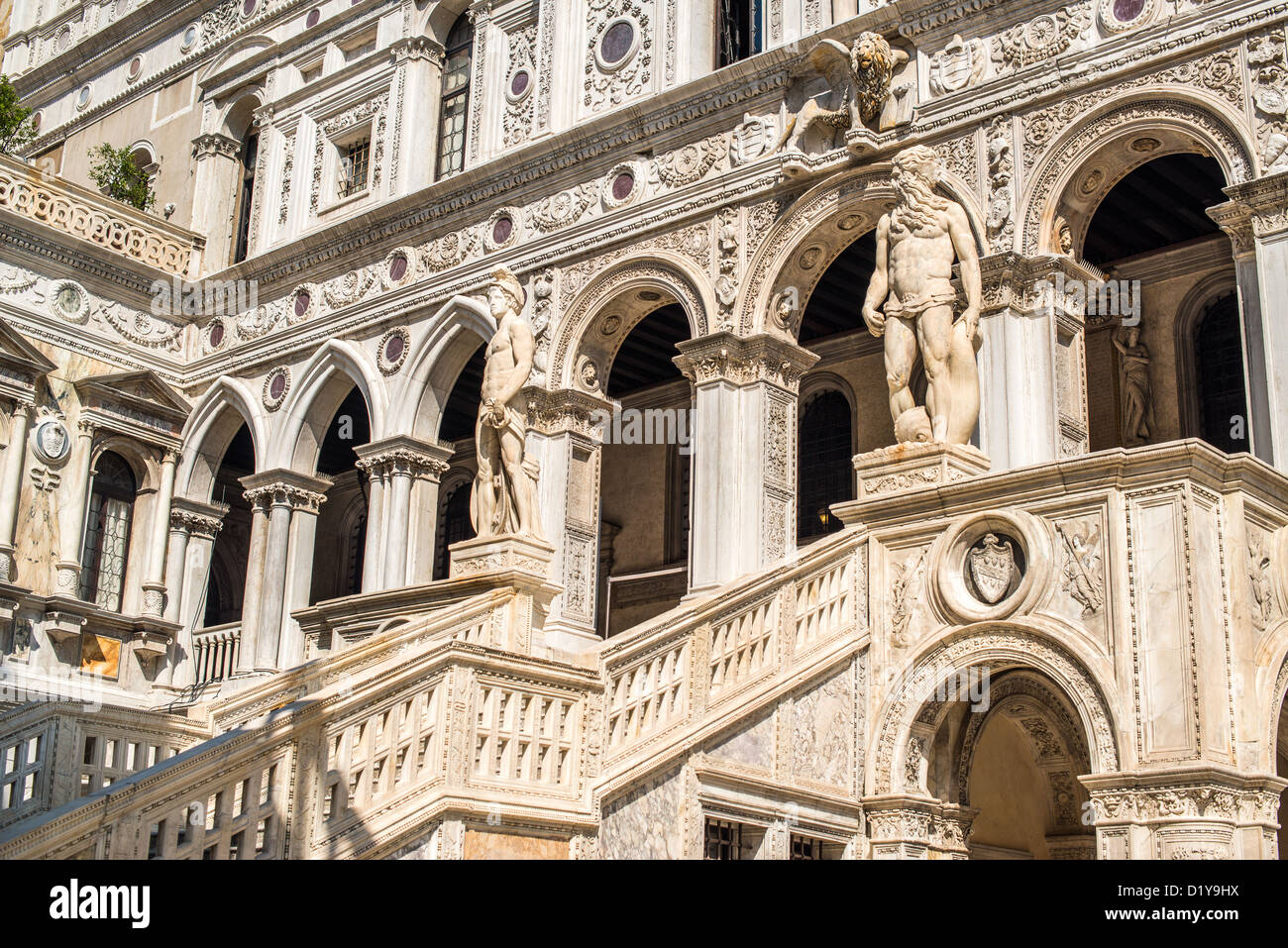 Doge palace venice building hi-res stock photography and images - Alamy