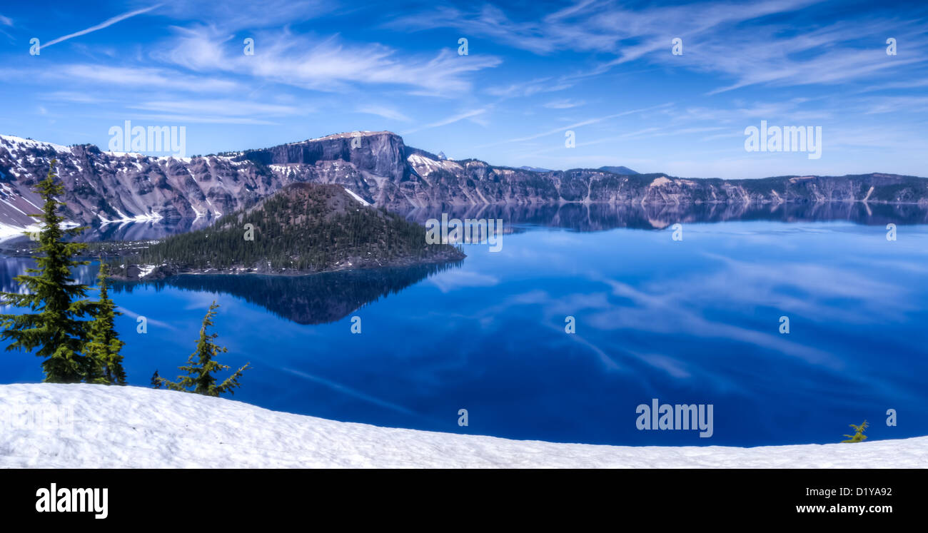 Crater Lake with snow, Crater Lake National Park Stock Photo - Alamy