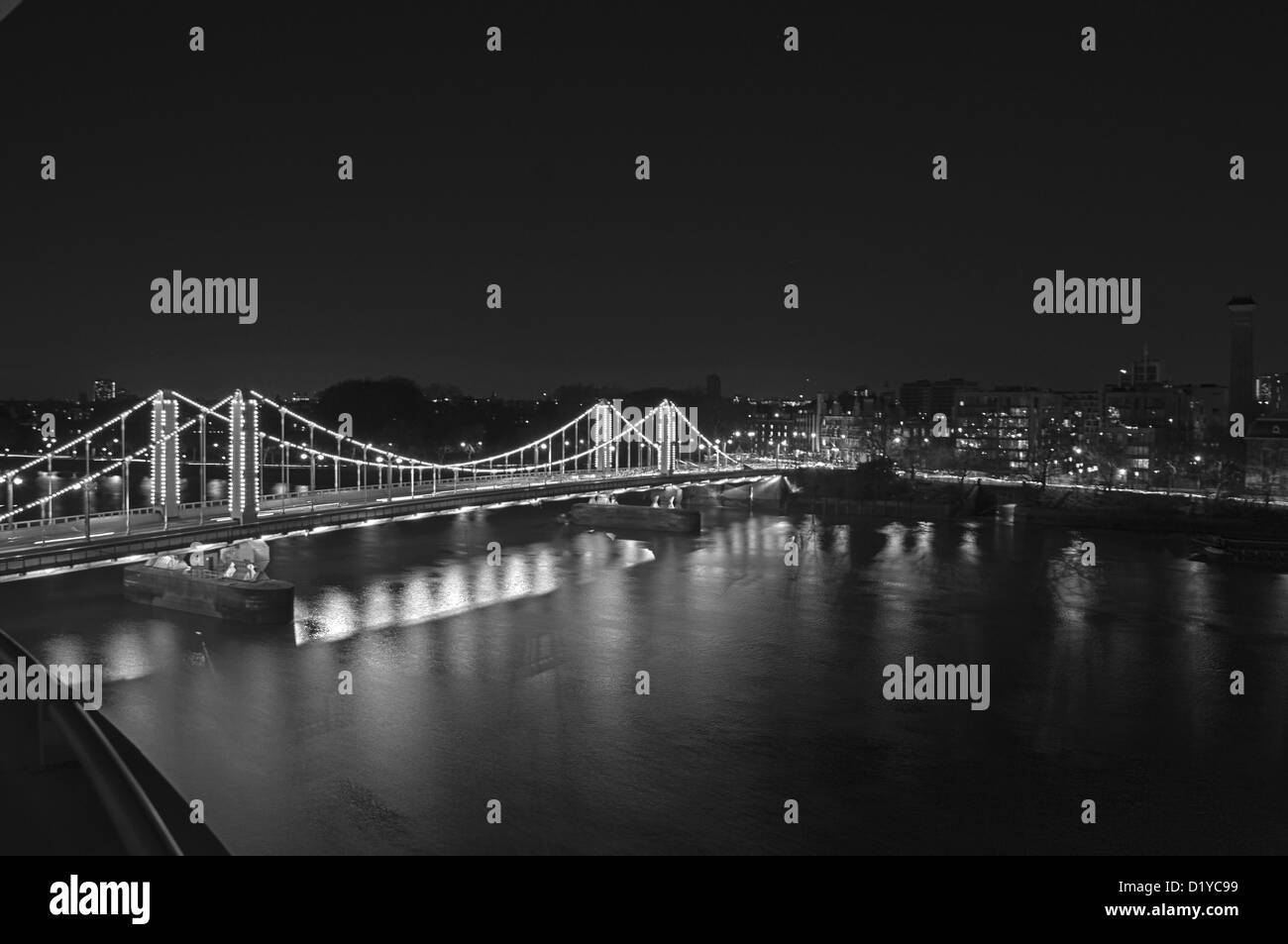 London shot at night time hi-res stock photography and images - Alamy