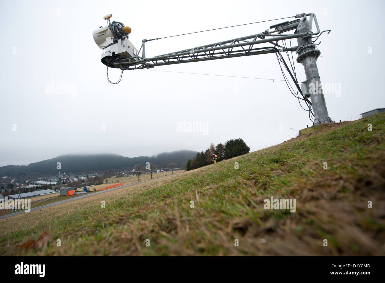 Snowless ski slope hi-res stock photography and images - Alamy