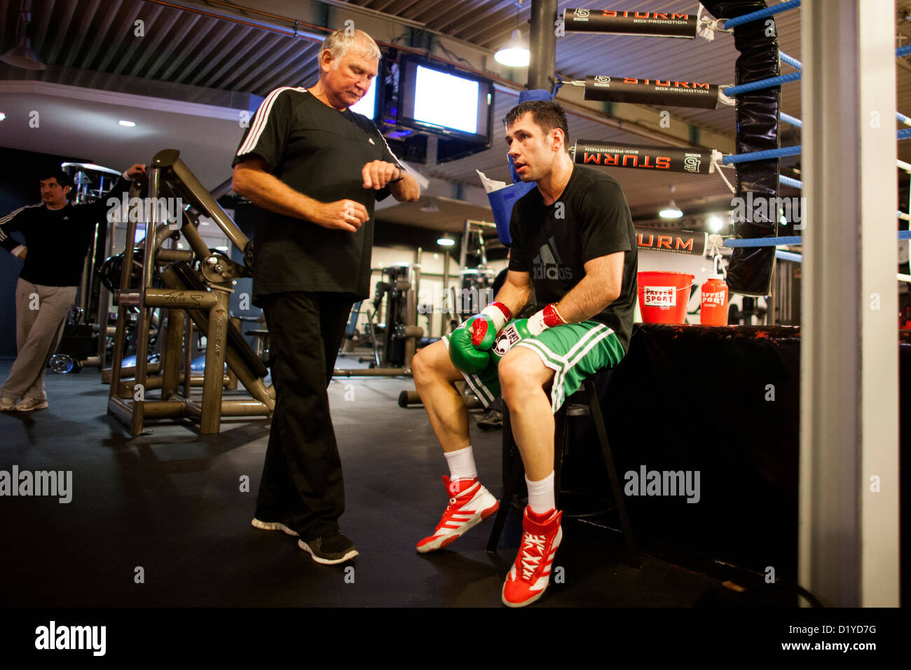 Boxing ring r hi-res stock photography and images - Alamy