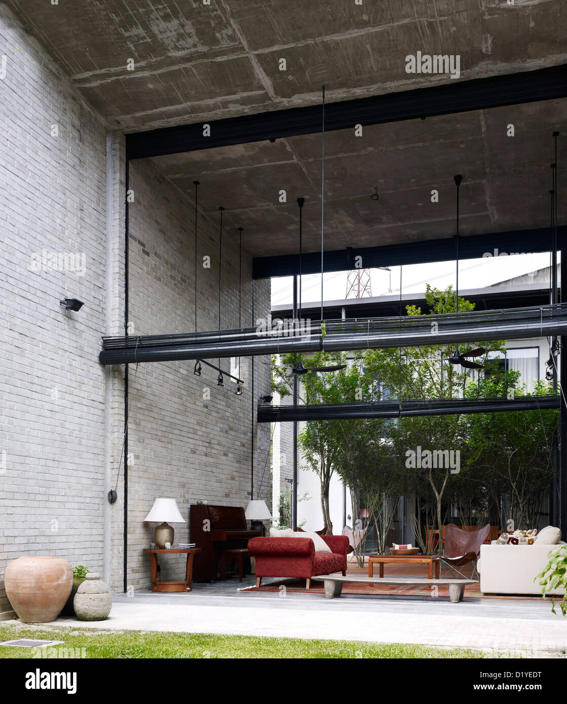 Shell House, Kuala Lumpur, Malaysia. Architect: Kevin Low, 2010. Living ...
