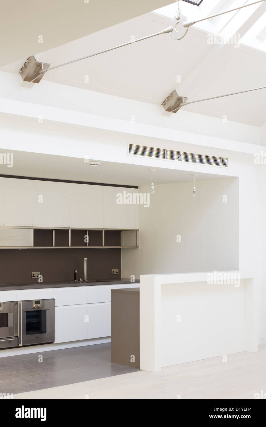 Hat & Beaver Building, London, United Kingdom. Architect: Sturgis ...