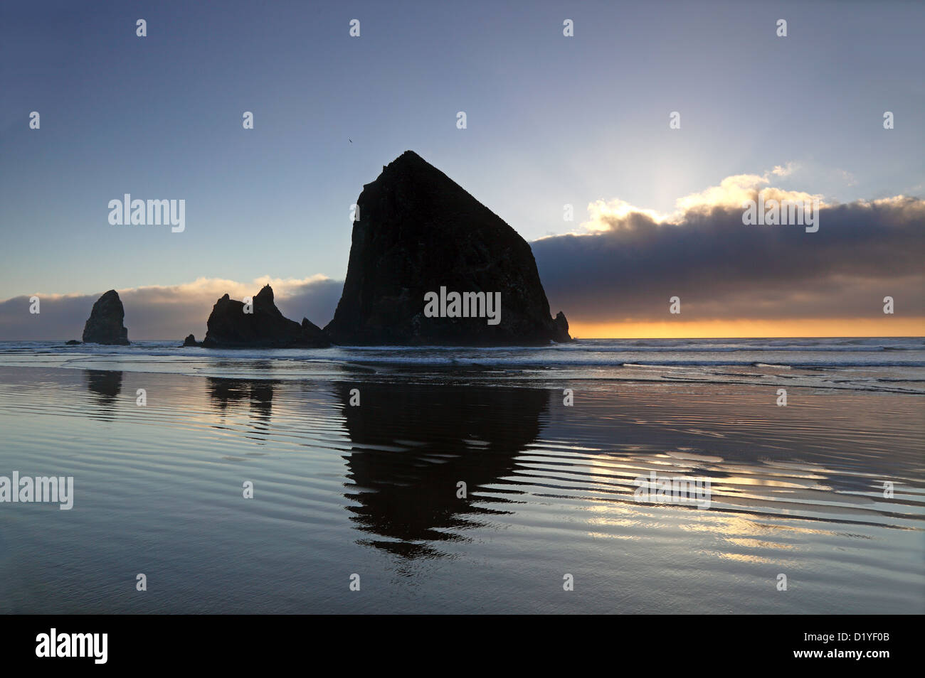Haystack Rock, Cannon Beach, OR, USA Stock Photo - Alamy