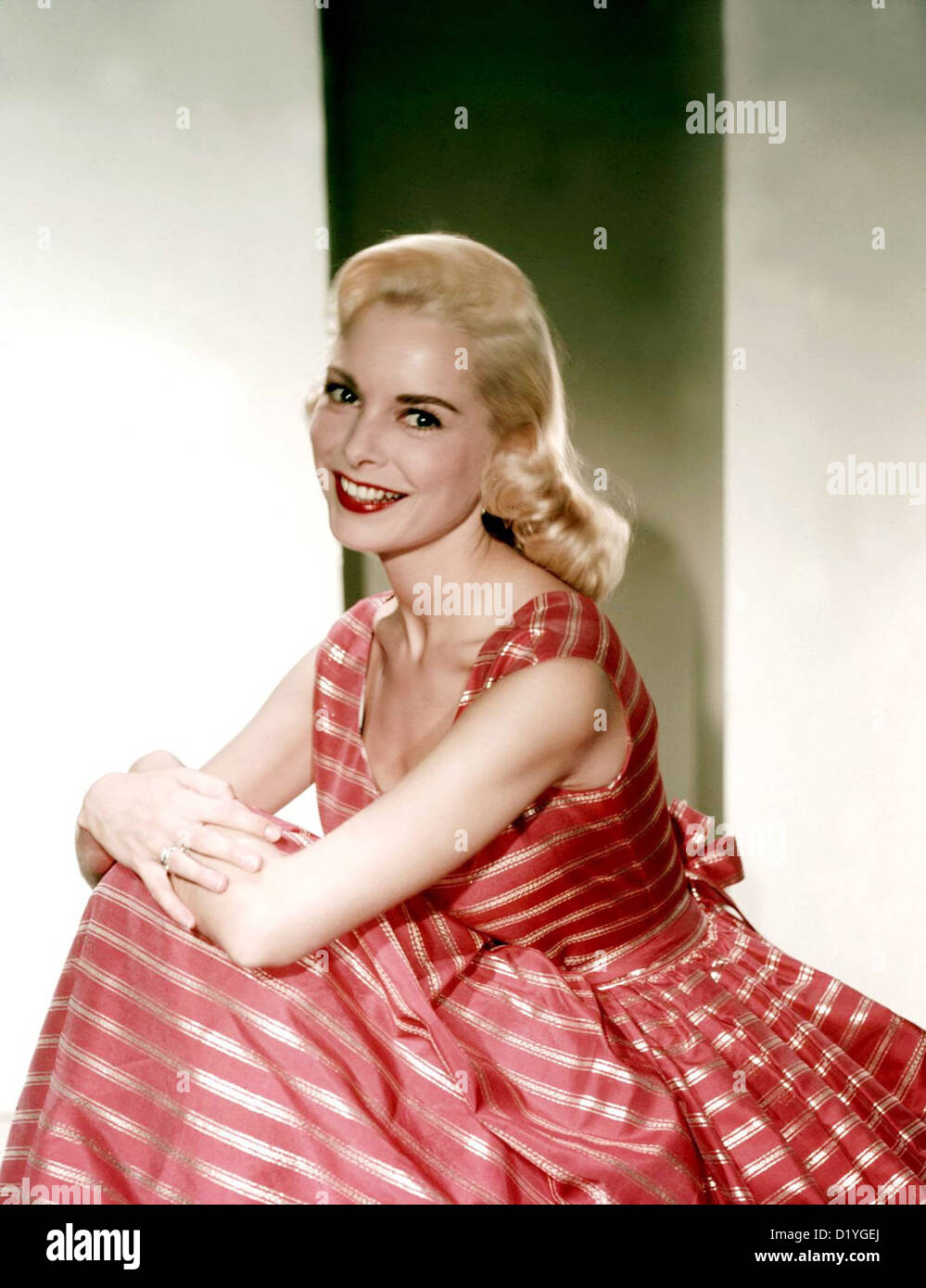 JANET LEIGH (1927-2004) US film actress about 1948 Stock Photo - Alamy