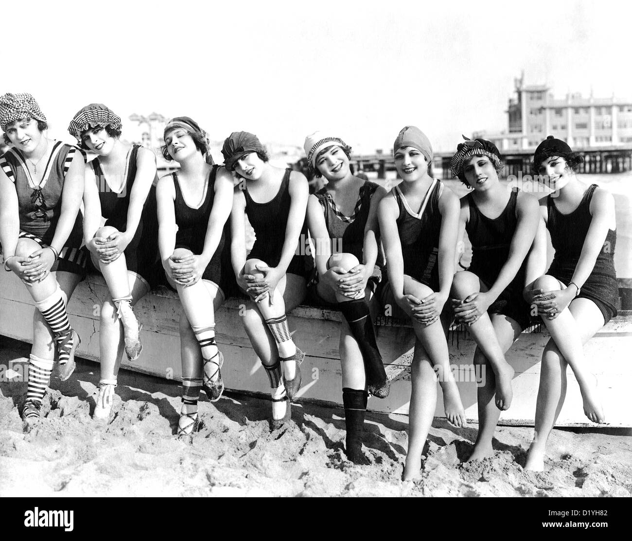 Bathing beauties hi-res stock photography and images - Alamy