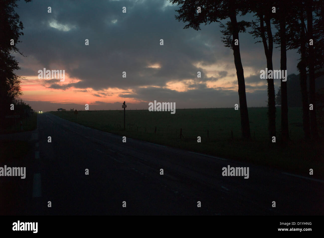 Car headlights night distant hi-res stock photography and images - Alamy