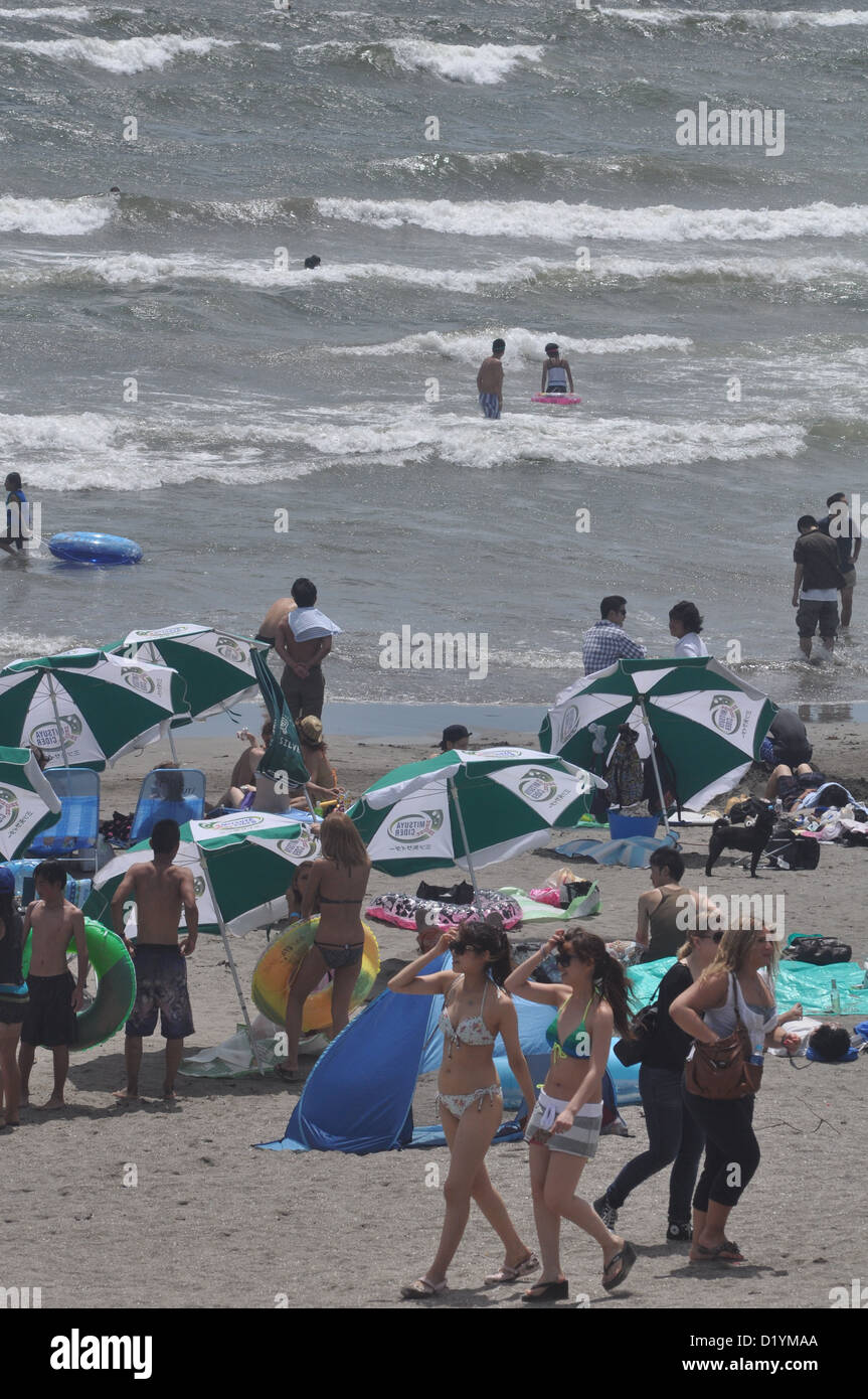 Kamakura (Kanagawa, Japan): Yuigahama Beach in summer Stock Photo - Alamy