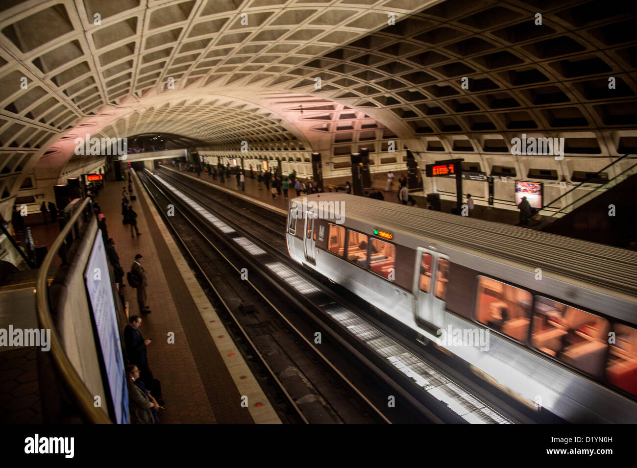 Metro subway hi-res stock photography and images - Alamy