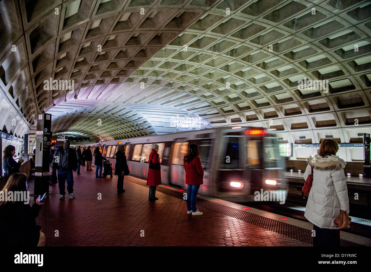 Metro subway hi-res stock photography and images - Alamy