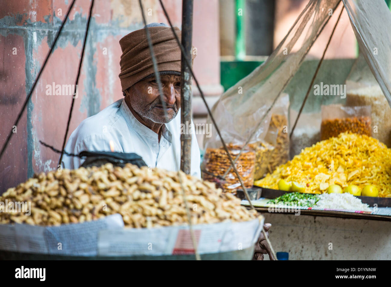 India street food chaat hi-res stock photography and images - Alamy