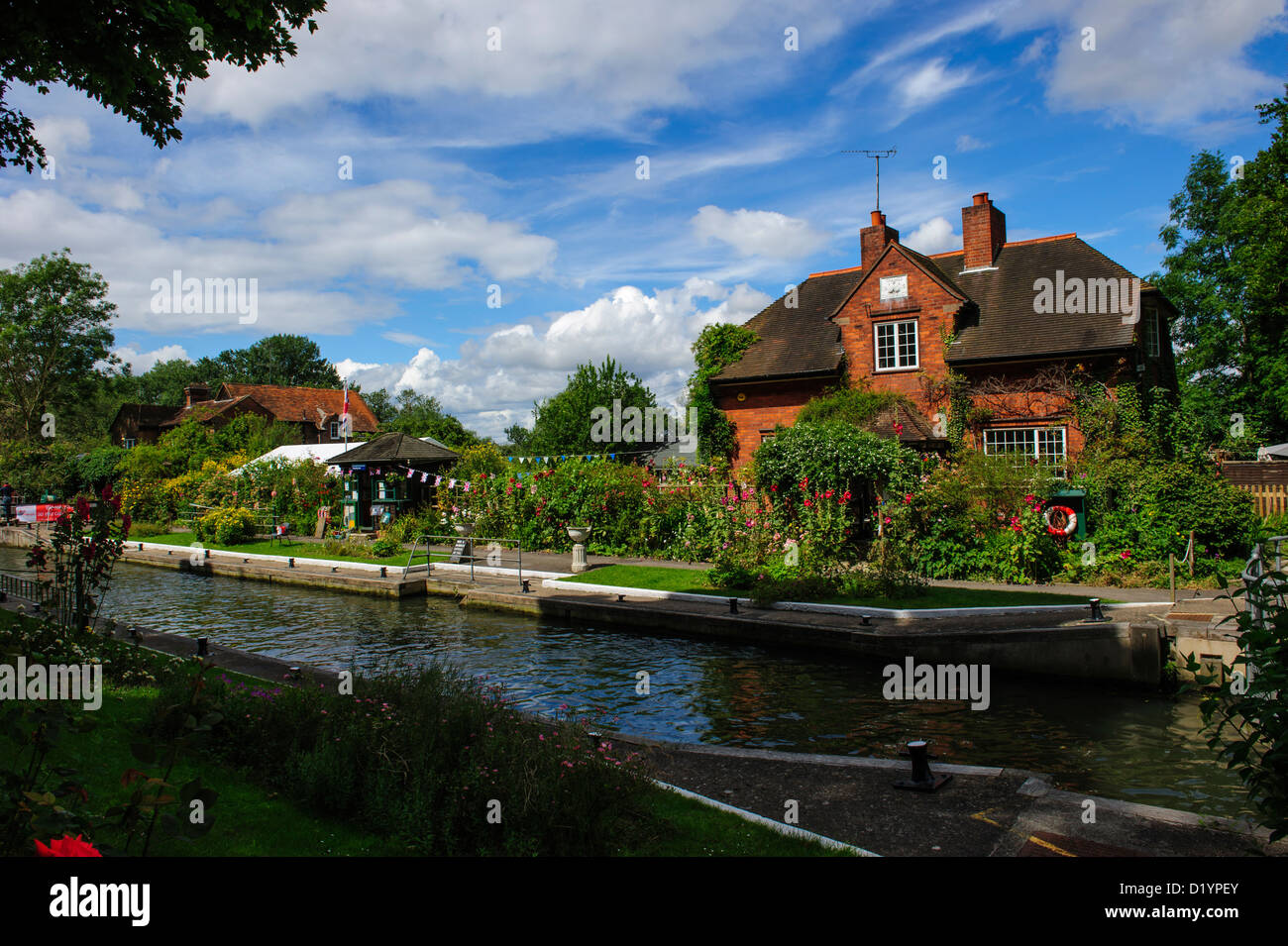 Sonning Lock, River Thames Stock Photo - Alamy