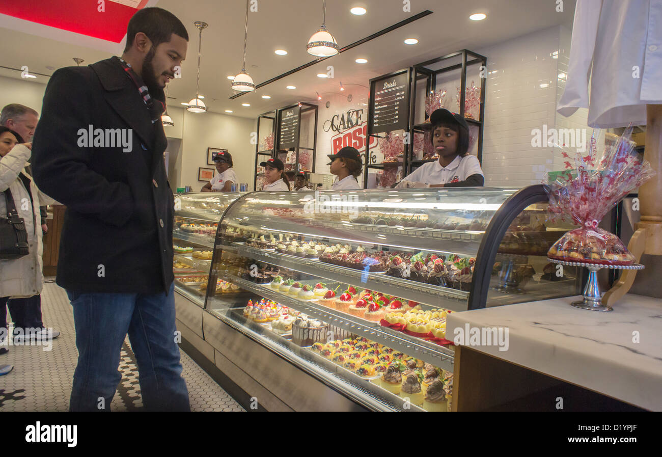 The newly opened Cake Boss Cafe in the Port Authority Bus Terminal in ...